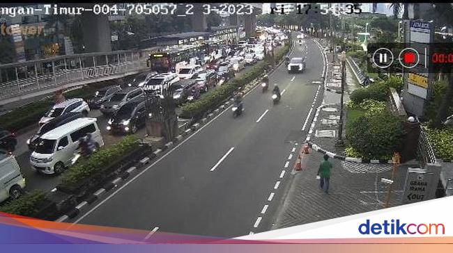 Sejumlah Ruas Jalan di Jakarta Macet Jelang Buka Puasa Sore Ini
