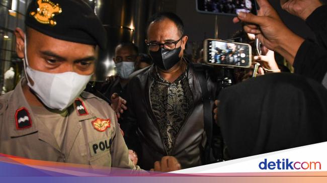 Siapa Artis Inisial R yang Terlibat Pencucian Uang Rafael Alun? Ini ... Siapa Artis Inisial R yang Terlibat Pencucian Uang Rafael Alun? Ini ...