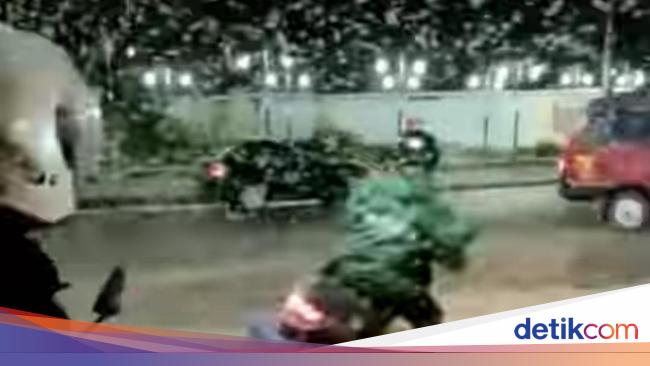 Teror Laron Bikin Pemotor Terpeleset di Mungkid Magelang