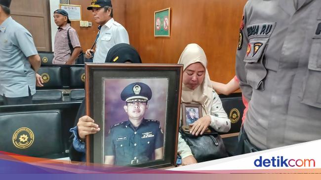 Hukuman 20 Tahun Bui Bagi Pembunuh Purnawirawan TNI di Lembang Hukuman 20 Tahun Bui Bagi Pembunuh Purnawirawan TNI di Lembang