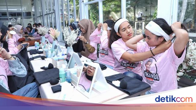 Dorong Peluang Jadi MUA, Srikandi Ganjar Gelar Beauty Class di Jambi Dorong Peluang Jadi MUA, Srikandi Ganjar Gelar Beauty Class di Jambi