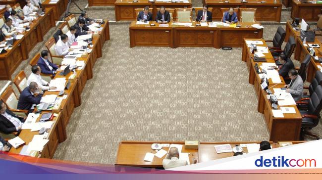 Anggota Komisi III DPR Usul Bentuk Pansus soal TPPU Rp 349 T Anggota Komisi III DPR Usul Bentuk Pansus soal TPPU Rp 349 T