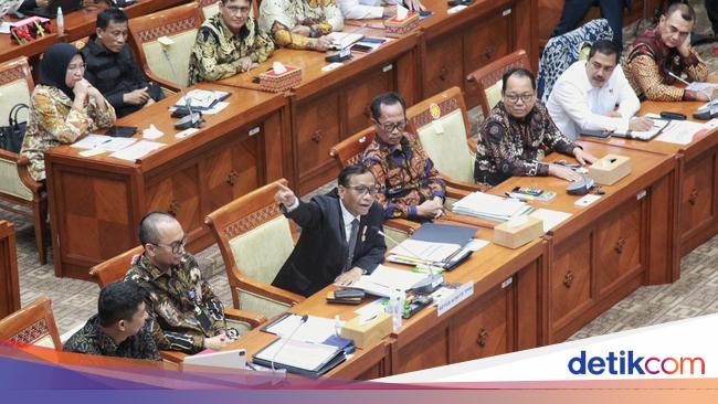 Mahfud Tantang Arteria, Pamer Info Intelijen dari Kepala BIN