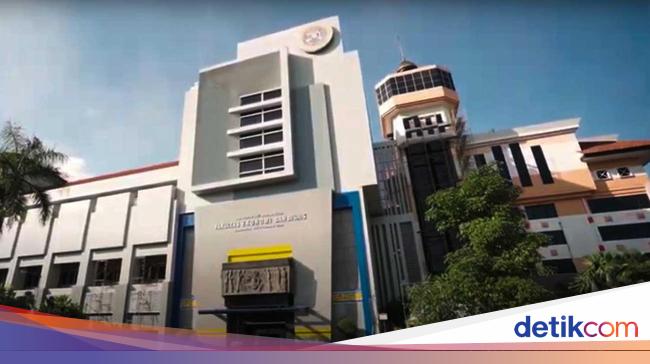 FEB Unair Jadi Fakultas Ekonomi Terbaik di Indonesia