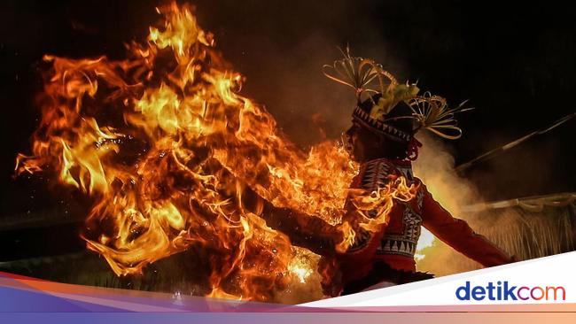 Melihat Atraksi Api Tari Tradisional Gammaduwa di Sri Lanka