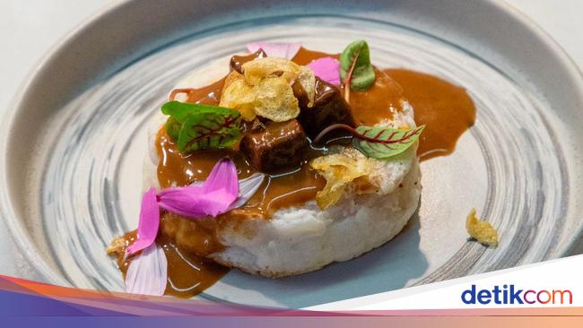 Berbuka Puasa di Raffles Hotel, Ditemani Surabi Mewah Foie Gras