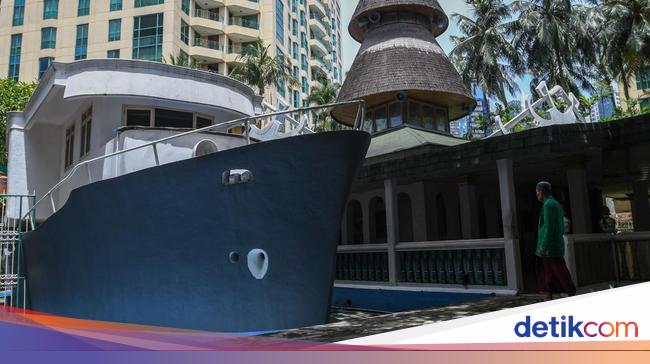 Potret Masjid Unik Berbentuk Perahu yang Ada di Kawasan Tebet