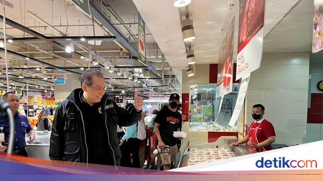 Cek Transmart Midnight Sale di Kokas, CT: Dagingnya Murah Ini