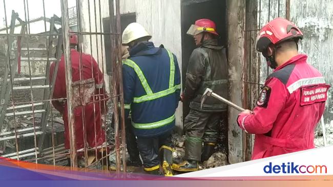 Minimarket Jalan Veteran Utara Makassar Kebakaran, 8 Armada Damkar ...