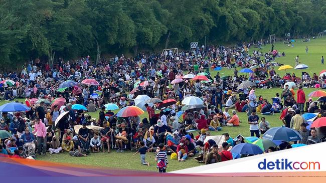 'Sesakti' Apa Pengobatan Viral Ida Dayak hingga Banyak Warga Rela Antre? 'Sesakti' Apa Pengobatan Viral Ida Dayak hingga Banyak Warga Rela Antre?