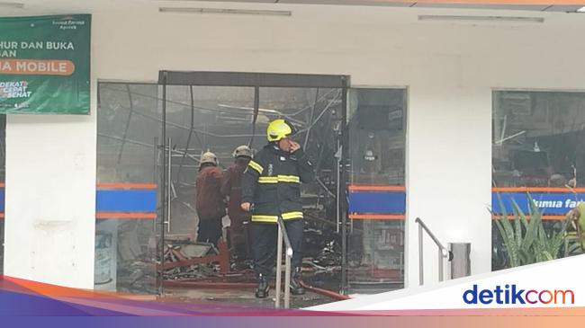 Cerita Saksi Apotek Kimia Farma Terbakar: 2 Customer-7 Pegawai Semburat Keluar