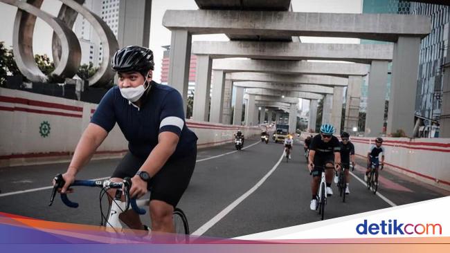 5 Potret Dito Ariotedjo Jajal Olahraga, Menpora Baru yang Bodinya Disorot