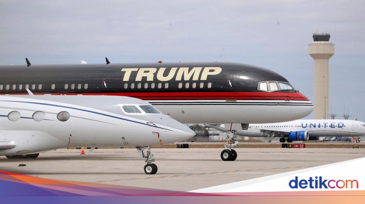 Pesawat Trump Senggol Pesawat Lain Saat Mendarat, Tidak Ada yang Terluka