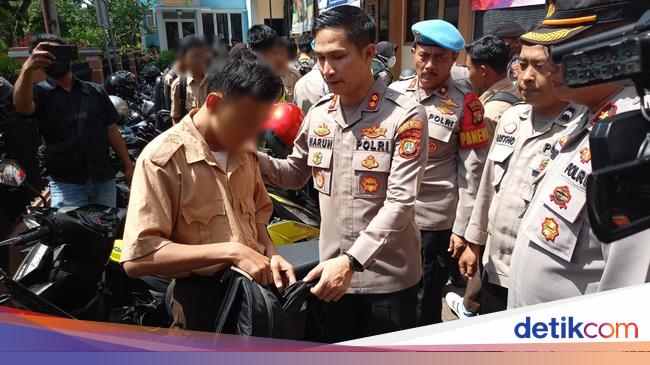 Ketahuan! Banyak Pelajar SMA di Jaksel Bawa Motor Tanpa Punya SIM ... Ketahuan! Banyak Pelajar SMA di Jaksel Bawa Motor Tanpa Punya SIM ...
