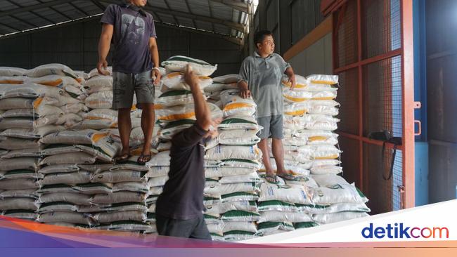Sebelas Ribu Warga Badung Dijatah Beras Bantuan Bulog Tiga Bulan