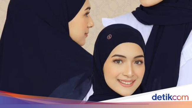 4 Tutorial Hijab Segi Empat Instan Simpel Tanpa Jarum Pentul untuk Bukber