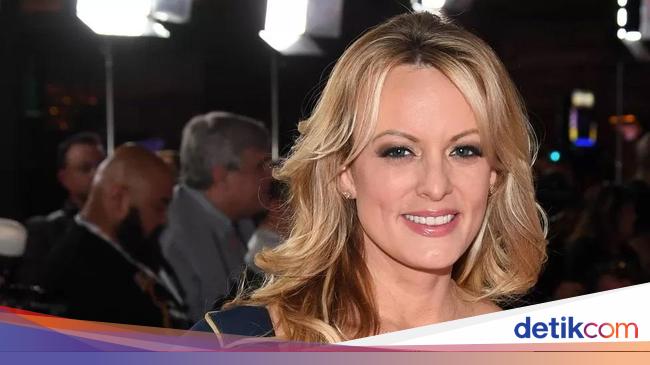 Pesan Bintang Porno ke Istri Donald Trump yang Ngaku Eks Selingkuhan