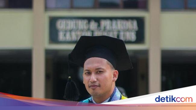 Cerita Wisudawan Termuda dan Tercepat Program Doktor UNS, IPK Sempurna