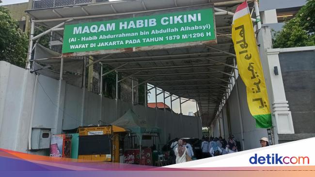 Wisata Religi di Makam Habib Cikini, Ada di Belakang TIM