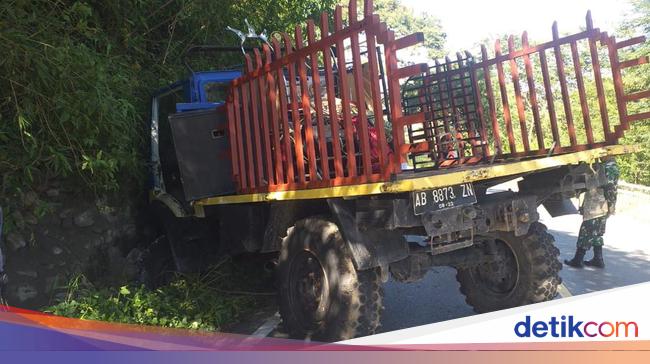 Mobil Wabup TTS yang Tabrak Tebing Diduga gegara Rem Blong