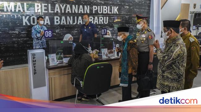 Momen Wapres Ma'ruf Amin Tinjau Mal Pelayanan Publik di Kalsel
