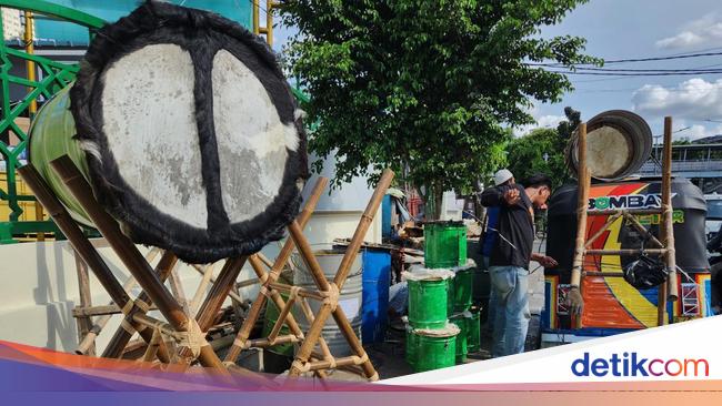 Penjual Beduk Musiman Mulai Menjamur Jelang Lebaran Penjual Beduk Musiman Mulai Menjamur Jelang Lebaran