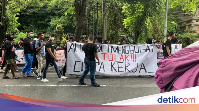Mahasiswa Demo Kecam UU Ciptaker, Ancam Gelar Aksi Lebih Besar