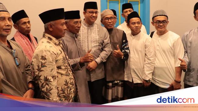 Saat Anies Baswedan Tirakat Malam Ramadhan di Ponpes Tegalsari Ponorogo
