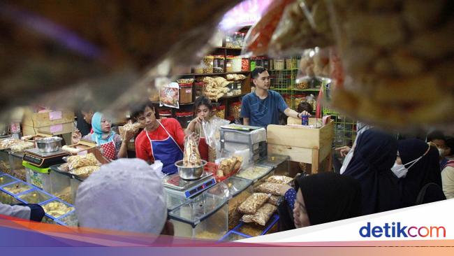 Bisnis Kue Kering Laris Manis Jelang Lebaran