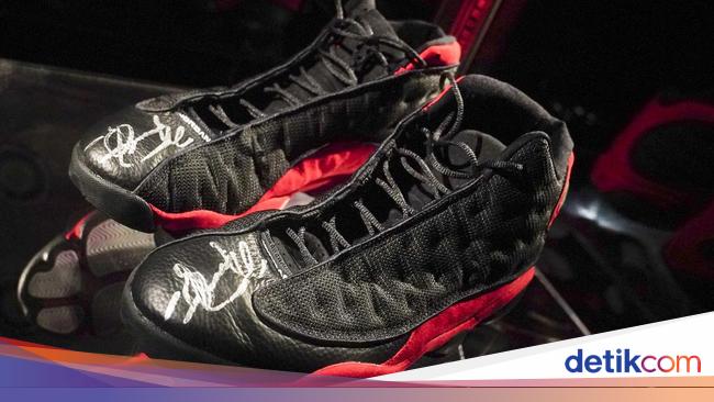 Rekor! Sepatu Michael Jordan di Final NBA 1998 Terjual Rp 33 Miliar