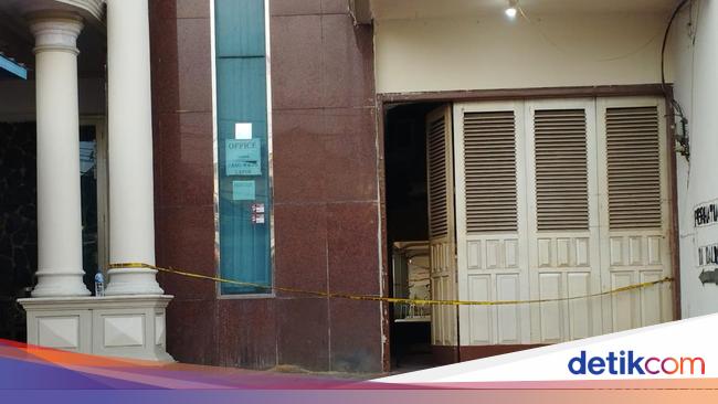 Kesaksian Warga Lihat 2 Mobil Milik Naima Bos Penginapan Dibawa ART Kesaksian Warga Lihat 2 Mobil Milik Naima Bos Penginapan Dibawa ART