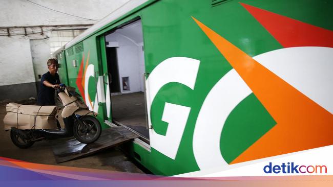 Potret KAI Mulai Angkut Motor Mudik Gratis dengan Kereta Api