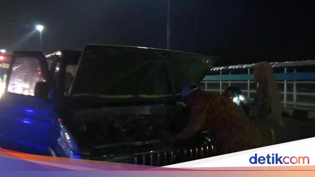 Mobil Pemudik Mogok Usai Berjam-jam Kena Macet di Bekasi