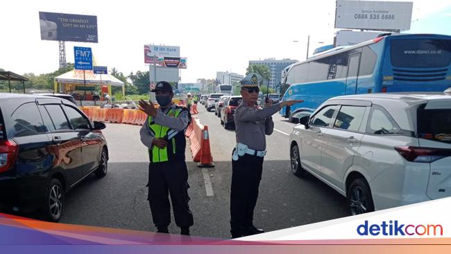 Polisi Buka Tutup Lalin di Bandara Soetta Imbas Truk Terguling di Tol