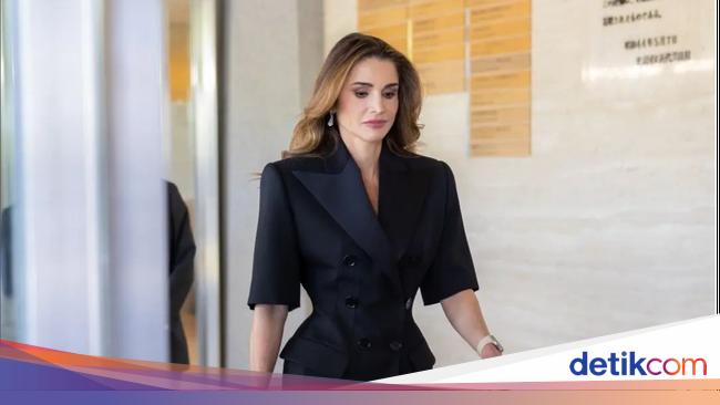 Foto: Gaya Ratu Rania dari Yordania Ramadan di Jepang, Bawa Tas Rp 68 Juta