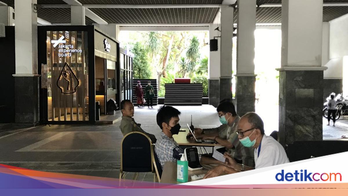 Cerita Warga Jakarta Berburu Vaksin Booster Jelang Mudik Lebaran