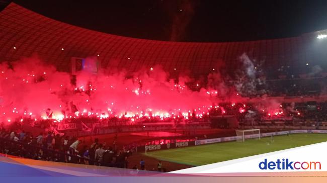 Persib Tumbang di Kandang Bobotoh Meradang