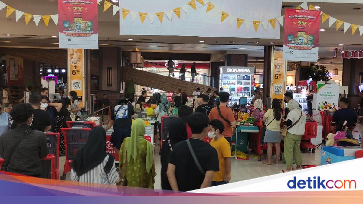 Diskon 15 Jam Transmart Semarang Malam Ini, TV-AC Laris Diburu!