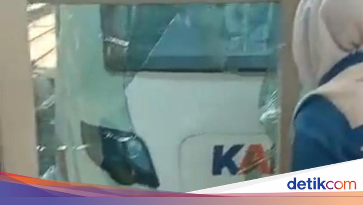 4 Fakta KA Bandara di Soetta Overrun Bikin Kaca Stasiun Pecah Berantakan