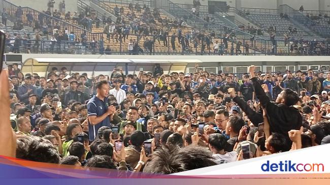 Beda Nasib Hariono dan I Made Wirawan di Persib