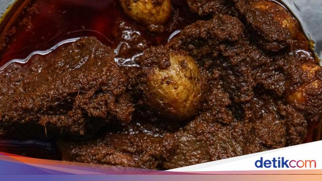 Resep Rendang Hitam Padang yang Lezat Pekat Rempahnya