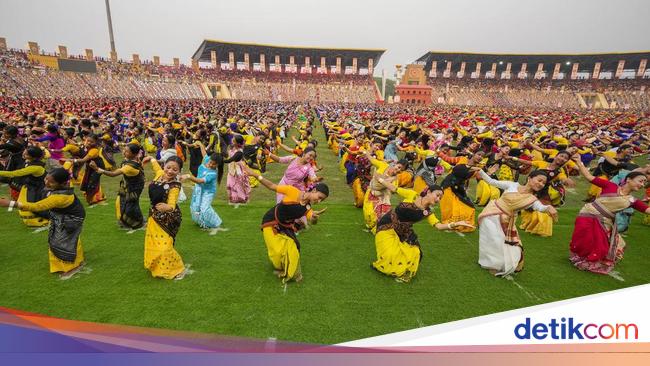 Momen 11 Ribu Penari India Pecahkan Rekor Dunia Menari Bihu