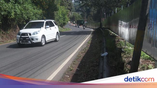 'Hantu' Pembatas Jalan di Jalur Nagreg yang Harus Diwaspadai