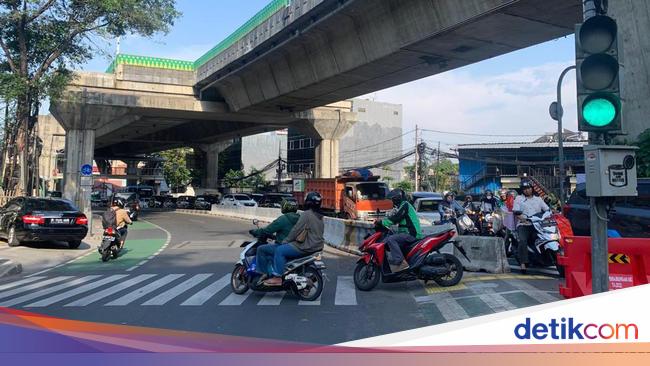 Pelican Crossing Santa Kini Malah Diterobos Pemotor untuk Belok ke Tendean
