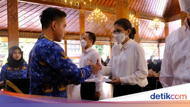 Wanti-wanti Gibran Agar Kasus Viral Dokter Muda Ngamuk Tak Terjadi di Solo Wanti-wanti Gibran Agar Kasus Viral Dokter Muda Ngamuk Tak Terjadi di Solo