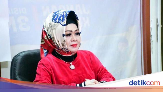 Wow! Reihana yang Doyan Pamer Kemewahan 14 Tahun Jabat Kadinkes Lampung