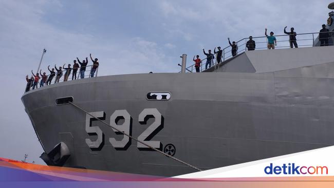 861 Pemudik Berlayar Pakai Kapal Perang ke Semarang dan Surabaya