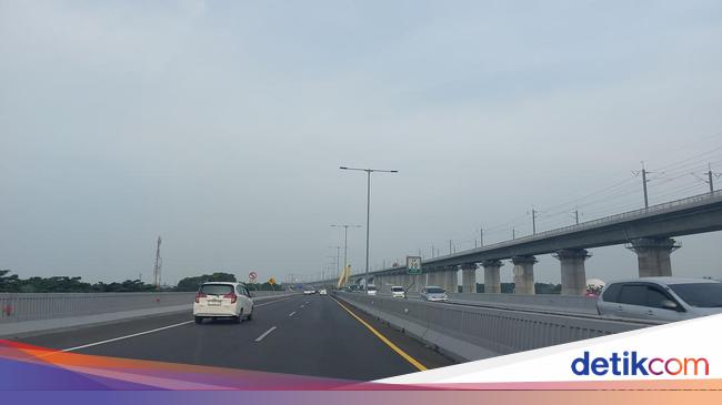 Ada Truk Bermasalah, Lalin Tol Layang MBZ Macet 2 Km