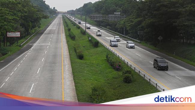 Penampakan Satu Arah di Tol Jelang Puncak Mudik Lebaran