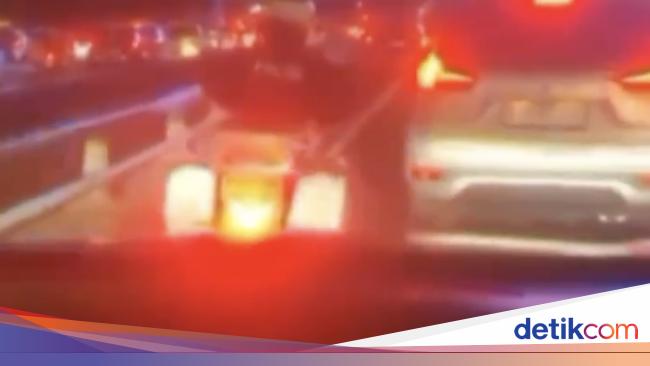 Pemobil Dikawal Voorijder Minta Pengendara Lain Minggir, Memang Boleh ...